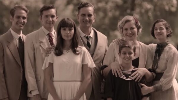 To vrahioli tis fotias Season 1 Episode 1