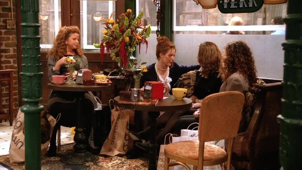 Screencaps of Friends Season 1 Episode 4
