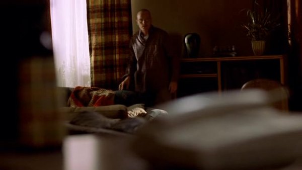 Screencaps of Breaking Bad Season 2 Episode 1