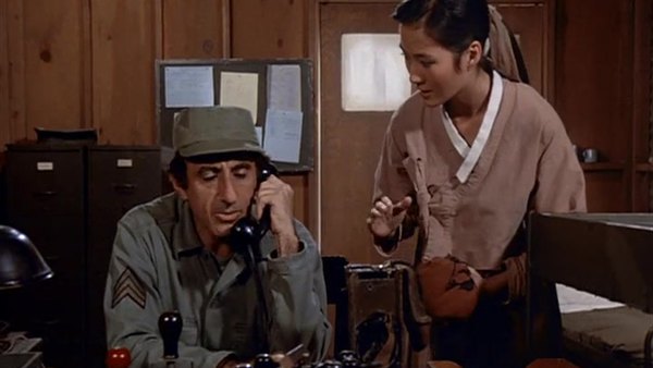 Screencaps of M*A*S*H Season 11 Episode 16