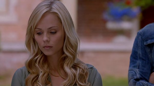 Screencaps of Bitten Season 1 Episode 5
