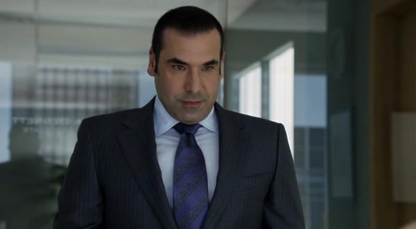 Screencaps of Suits Episode 13