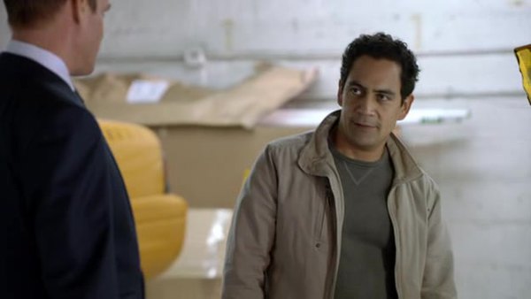 Screencaps of Suits Episode 5