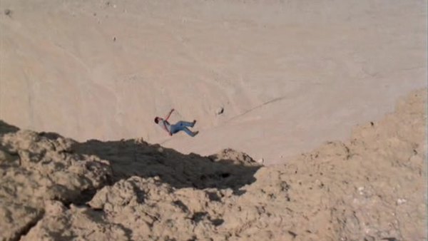 Screencaps of The X-Files Season 8 Episode 2