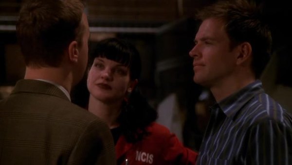 Screencaps of NCIS Season 3 Episode 1