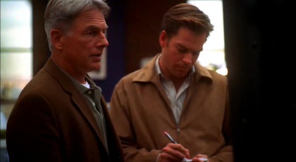 Screencaps of NCIS Season 1 Episode 3