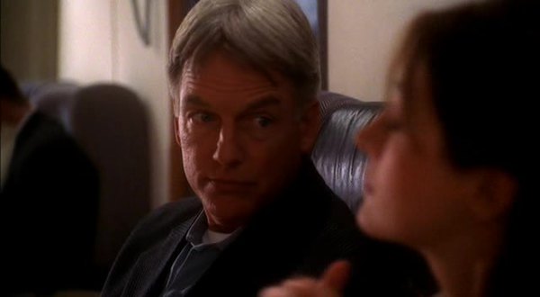 Screencaps of NCIS Season 1 Episode 1