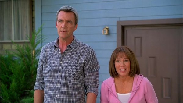 Screencaps of The Middle Season 4 Episode 1
