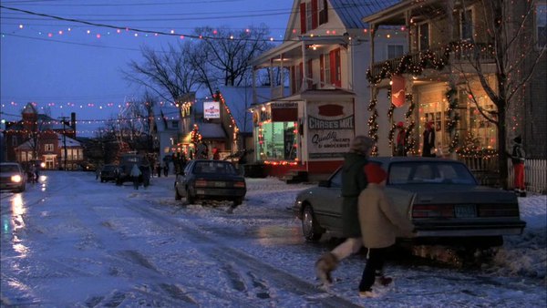 Screencaps of The Middle Season 1 Episode 10