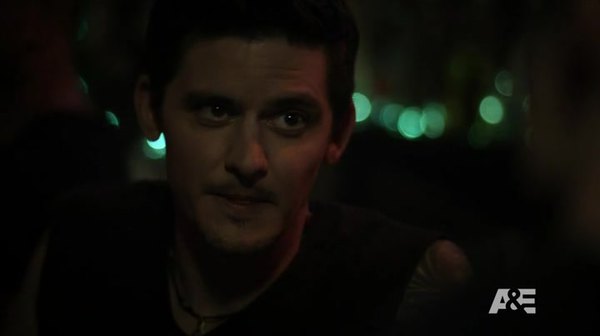 Screencaps of Damien Season 1 Episode 6