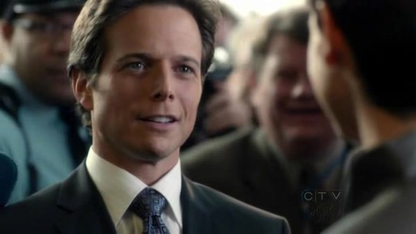 V Season 1 Episode 1