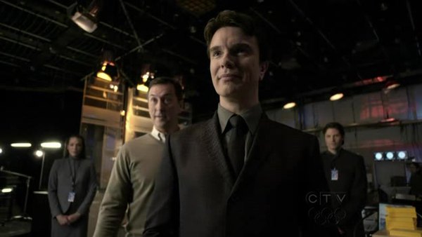 V Season 1 Episode 1