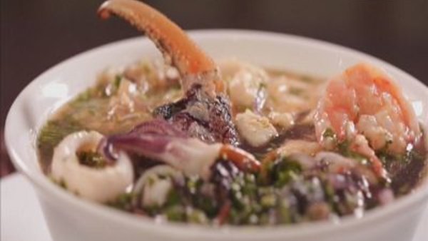 Bizarre Foods: Delicious Destinations Season 6 Episode 13