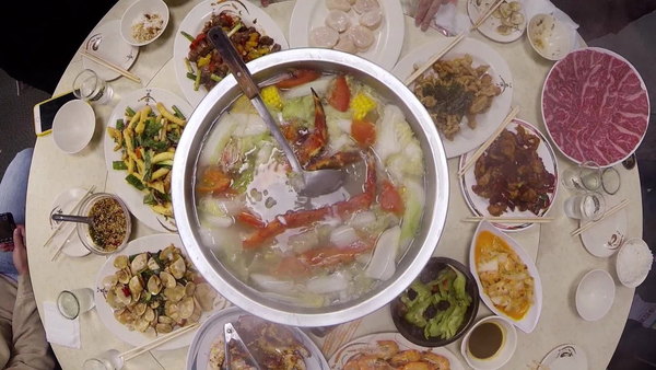 Bizarre Foods: Delicious Destinations Season 4 Episode 10