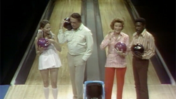 Celebrity Bowling Season 1 Episode 52