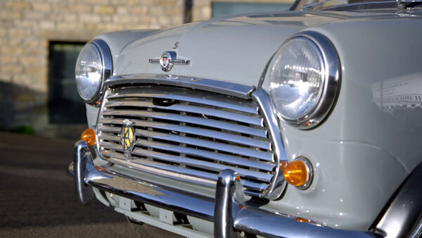 Salvage Hunters: Classic Cars Season 1 Episode 2