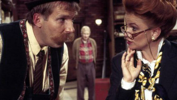 Pyrus Alletiders Julemand Season 1 Episode 10