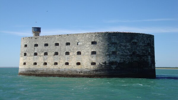 Fort Boyard (CA) Season 1 Episode 1